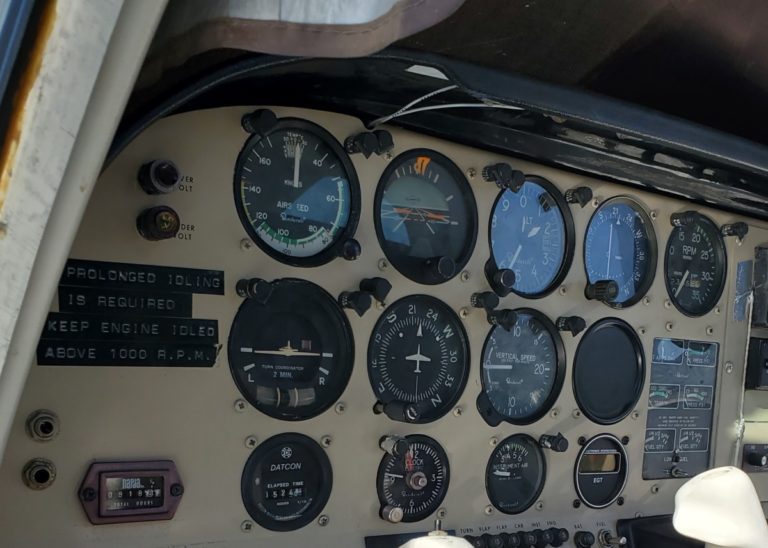 The Aviation Six Pack: Mastering the 6 Basic Flight Instruments ...